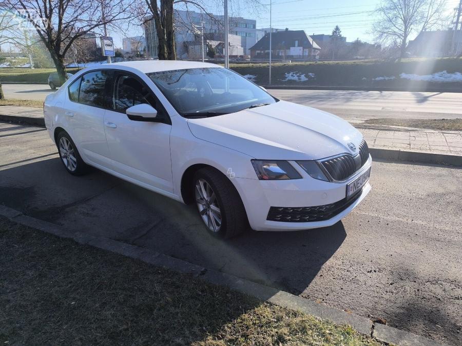 White Skoda Octavia 2017 in Siauliai, with an engine capacity of 1.60 L and mileage of 3 thousand km for 6400 €, photo 3 on AUTOMOTO.COM.LV
