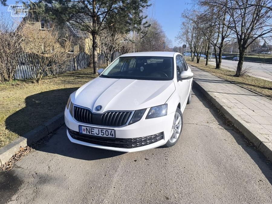 White Skoda Octavia 2017 in Siauliai, with an engine capacity of 1.60 L and mileage of 3 thousand km for 6400 €, photo 11 on AUTOMOTO.COM.LV