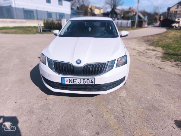 White Skoda Octavia 2017 in Siauliai, with an engine capacity of 1.60 L and mileage of 3 thousand km for 7000 €, photo 5 on AUTOMOTO.COM.LV