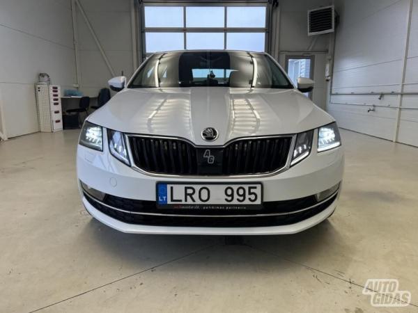 White Skoda Octavia 2017 in Radviliskis, with an engine capacity of 1.60 L and mileage of 157 thousand km for 10350 €, photo 5 on AUTOMOTO.COM.LV
