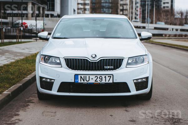 White Skoda Octavia 2017 in Riga, with an engine capacity of 2.00 L and mileage of 200 thousand km for 9438 €, photo 2 on AUTOMOTO.COM.LV