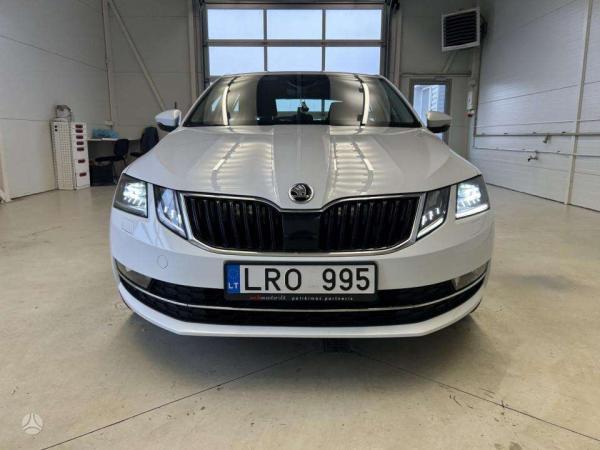 Balts Skoda Octavia 2017 Radviliškis, ar dzinēja tilpumu 1.60 L un nobraukumu 160 tūkst. km par 9850 €, foto 5 vietnē AUTOMOTO.COM.LV