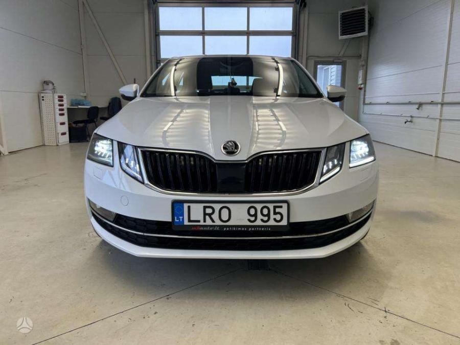 Balts Skoda Octavia 2017 Radviliškis, ar dzinēja tilpumu 1.60 L un nobraukumu 160 tūkst. km par 9850 €, foto 6 vietnē AUTOMOTO.COM.LV