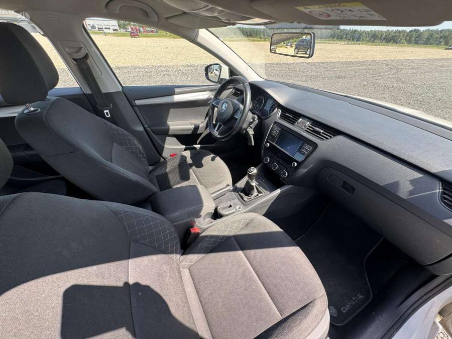 Balts Skoda Octavia 2017 Tauragė, ar dzinēja tilpumu 1.60 L un nobraukumu 245 tūkst. km par 4500 €, foto 11 vietnē AUTOMOTO.COM.LV