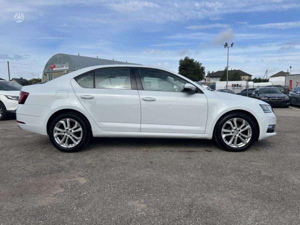 Balts Skoda Octavia 2017 Radviliškis, ar dzinēja tilpumu 1.60 L un nobraukumu 160 tūkst. km par 9150 €, foto 5 vietnē AUTOMOTO.COM.LV