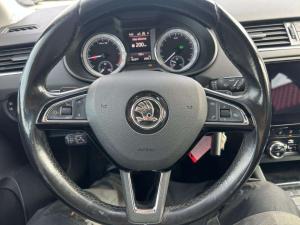 White Skoda Octavia 2017 in Radviliskis, with an engine capacity of 1.60 L and mileage of 160 thousand km for 9150 €, photo 15 on AUTOMOTO.COM.LV