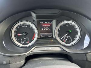 White Skoda Octavia 2017 in Radviliskis, with an engine capacity of 1.60 L and mileage of 160 thousand km for 9150 €, photo 18 on AUTOMOTO.COM.LV