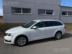 White Skoda Octavia 2018 in Riga, with an engine capacity of 1.60 L and mileage of 244 thousand km for 9250 €, photo 5 on AUTOMOTO.COM.LV