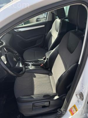 White Skoda Octavia 2018 in Riga, with an engine capacity of 1.60 L and mileage of 244 thousand km for 9250 €, photo 10 on AUTOMOTO.COM.LV