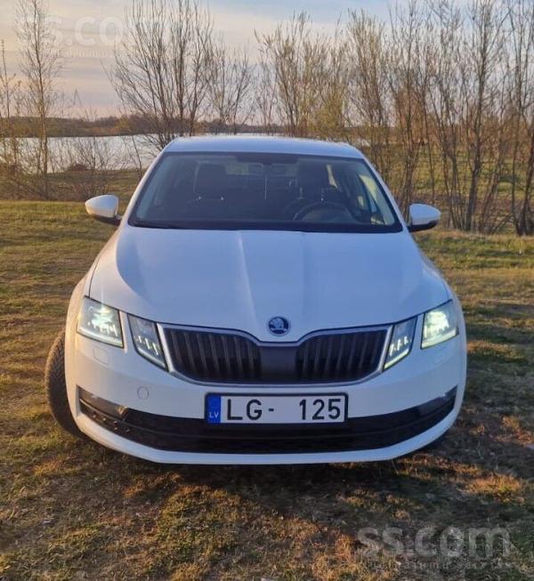 White Skoda Octavia 2018 in Jekabpils, with an engine capacity of 1.60 L and mileage of 272 thousand km for 9700 €, photo 8 on AUTOMOTO.COM.LV