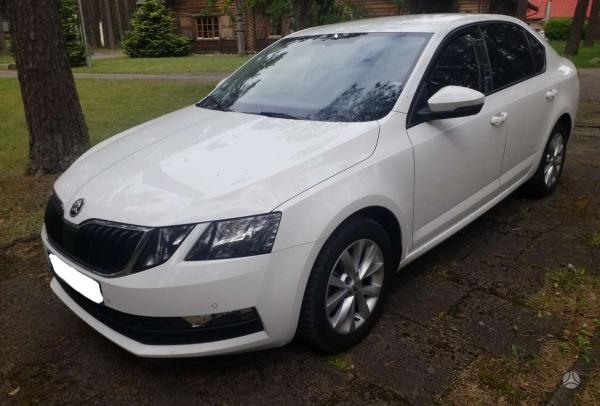 White Skoda Octavia 2018 in Vilnius, with an engine capacity of 1.60 L and mileage of 234 thousand km for 5500 €, photo 3 on AUTOMOTO.COM.LV