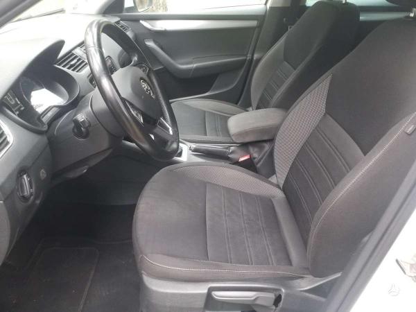 White Skoda Octavia 2018 in Vilnius, with an engine capacity of 1.60 L and mileage of 234 thousand km for 5500 €, photo 7 on AUTOMOTO.COM.LV