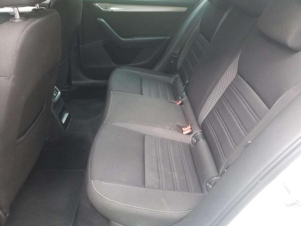 White Skoda Octavia 2018 in Vilnius, with an engine capacity of 1.60 L and mileage of 234 thousand km for 5500 €, photo 8 on AUTOMOTO.COM.LV