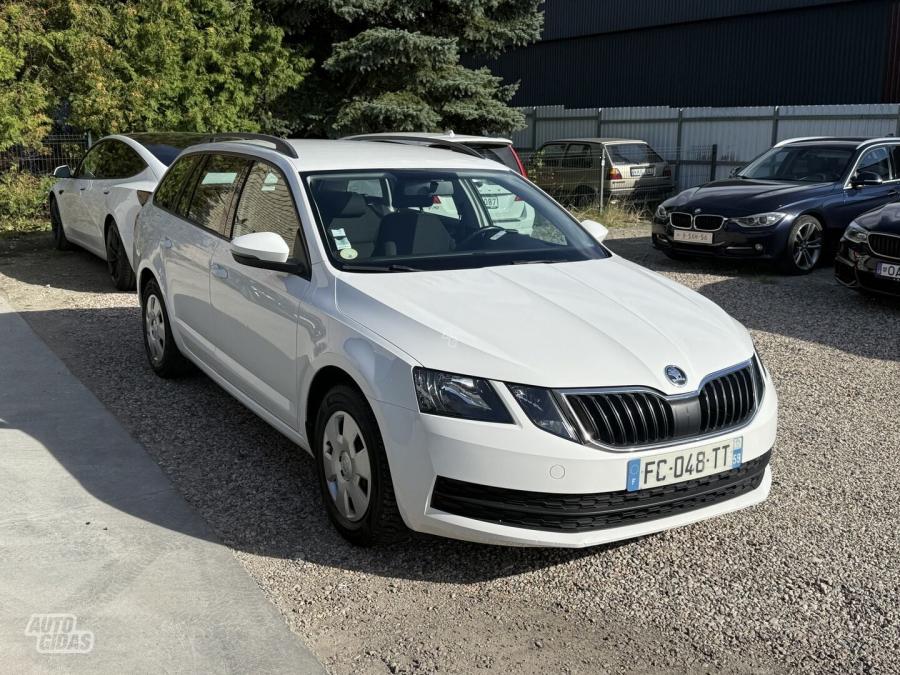 Balts Skoda Octavia 2018 Kauņa, ar dzinēja tilpumu 1.60 L un nobraukumu 288 tūkst. km par 5900 €, foto 1 vietnē AUTOMOTO.COM.LV