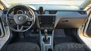 White Skoda Octavia 2018 in Jelgava, with an engine capacity of 1.60 L and mileage of 286 thousand km for 9000 €, photo 9 on AUTOMOTO.COM.LV