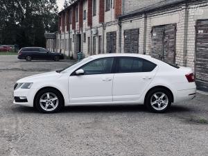 White Skoda Octavia 2018 in Kretinga, with an engine capacity of 1.60 L and mileage of 287 thousand km for 7000 €, photo 6 on AUTOMOTO.COM.LV