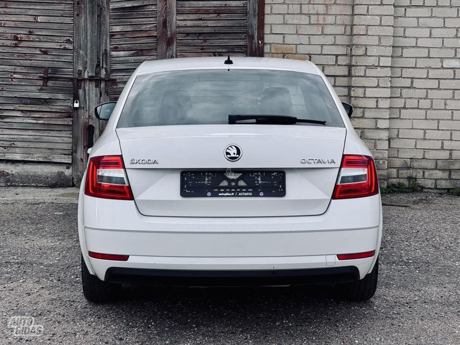 White Skoda Octavia 2018 in Kretinga, with an engine capacity of 1.60 L and mileage of 287 thousand km for 7000 €, photo 8 on AUTOMOTO.COM.LV
