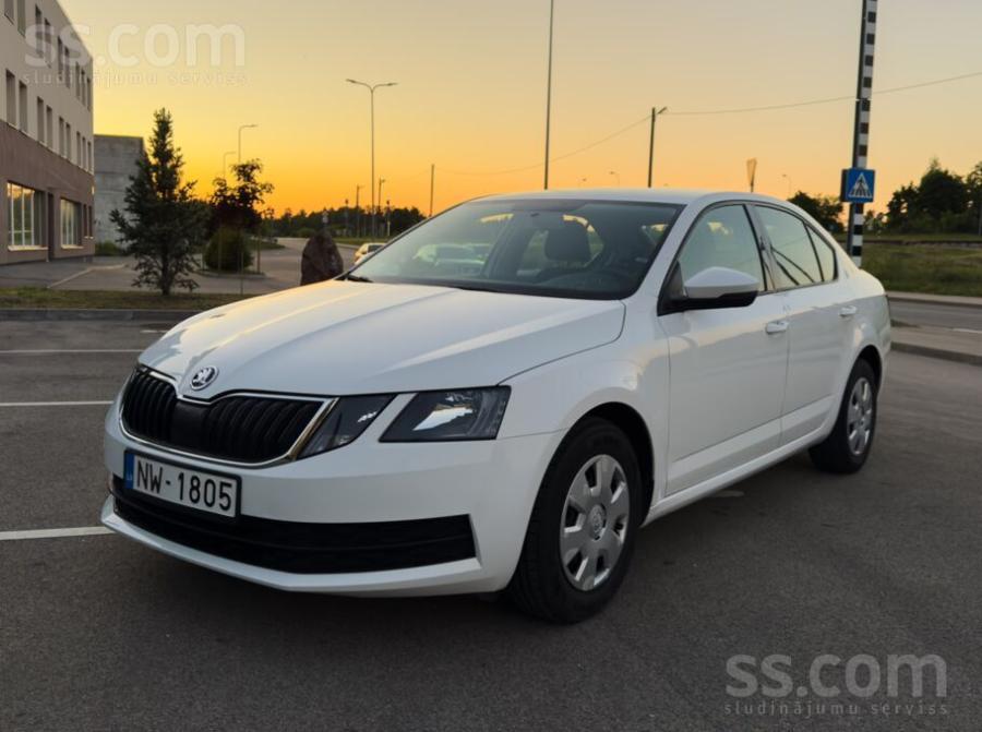 White Skoda Octavia 2019 in Riga, with an engine capacity of 1.60 L and mileage of 135 thousand km for 8800 €, photo 1 on AUTOMOTO.COM.LV