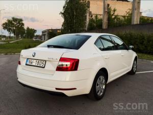 White Skoda Octavia 2019 in Riga, with an engine capacity of 1.60 L and mileage of 135 thousand km for 8800 €, photo 6 on AUTOMOTO.COM.LV