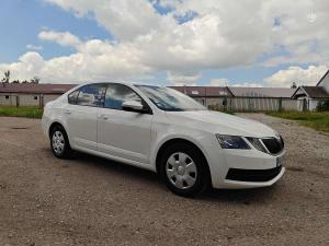 White Skoda Octavia 2019 in Taurage, with an engine capacity of 1.60 L and mileage of 280 thousand km for 5700 €, photo 5 on AUTOMOTO.COM.LV