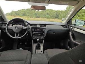 White Skoda Octavia 2019 in Taurage, with an engine capacity of 1.60 L and mileage of 280 thousand km for 5700 €, photo 14 on AUTOMOTO.COM.LV