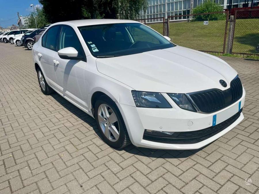 Белый Шкода Октавия 2019 в Таураге, объемом двигателя 1.60 л и пробегом 316 тыс. км за 6650 €, фото 5 на AUTOMOTO.COM.LV