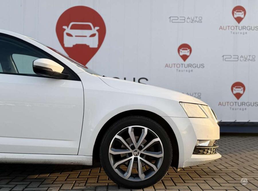 White Skoda Octavia 2020 in Taurage, with an engine capacity of 1.60 L and mileage of 238 thousand km for 6300 €, photo 13 on AUTOMOTO.COM.LV