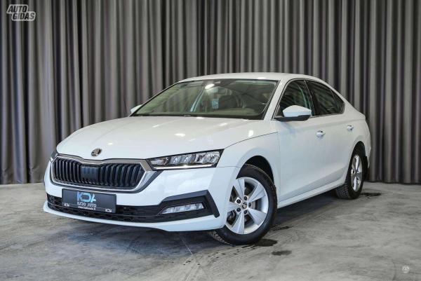 White Skoda Octavia 2020 in Marijampole, with an engine capacity of 1.00 L and mileage of 150 thousand km for 12450 €, photo 5 on AUTOMOTO.COM.LV