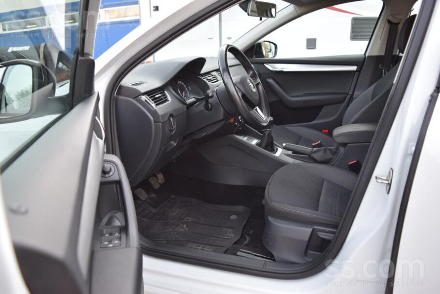 Balts Skoda Octavia 2020 Rīga, ar dzinēja tilpumu 1.50 L un nobraukumu 151 tūkst. km par 10500 €, foto 4 vietnē AUTOMOTO.COM.LV