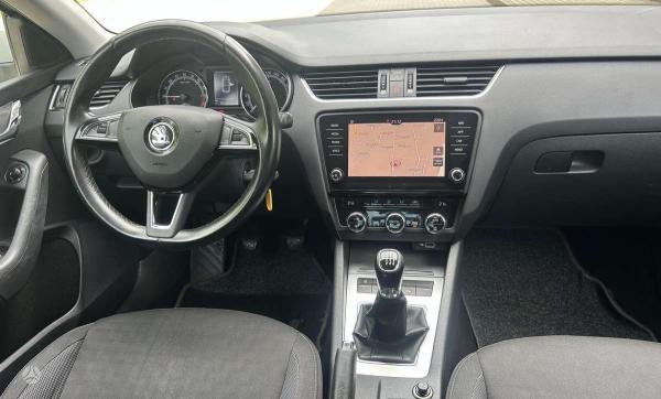 White Skoda Octavia 2020 in Taurage, with an engine capacity of 1.97 L and mileage of 217 thousand km for 7400 €, photo 9 on AUTOMOTO.COM.LV