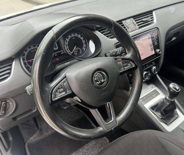 White Skoda Octavia 2020 in Taurage, with an engine capacity of 1.97 L and mileage of 217 thousand km for 7400 €, photo 10 on AUTOMOTO.COM.LV