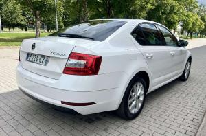 White Skoda Octavia 2020 in Taurage, with an engine capacity of 1.97 L and mileage of 217 thousand km for 7100 €, photo 5 on AUTOMOTO.COM.LV