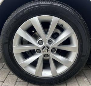 White Skoda Octavia 2020 in Taurage, with an engine capacity of 1.97 L and mileage of 217 thousand km for 7100 €, photo 17 on AUTOMOTO.COM.LV