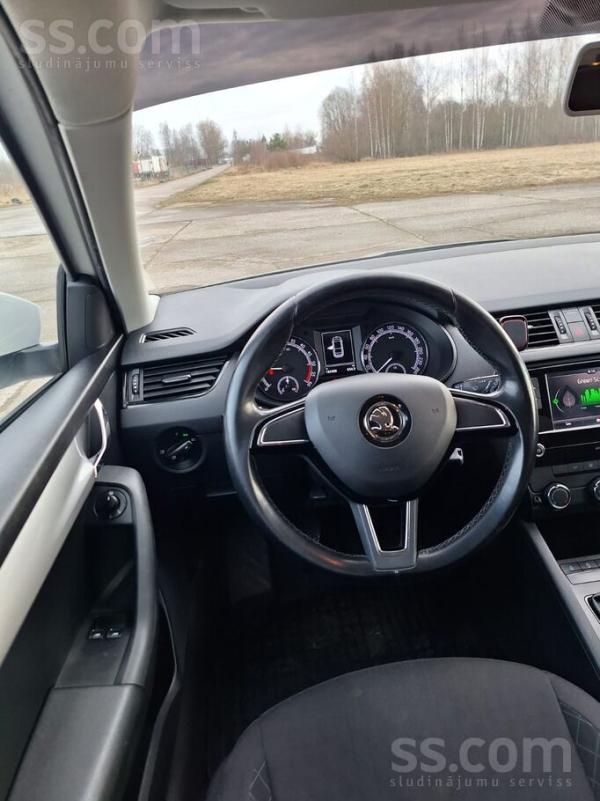 Balts Skoda Octavia 2020 Rīga, ar dzinēja tilpumu 1.60 L un nobraukumu 180 tūkst. km par 8500 €, foto 3 vietnē AUTOMOTO.COM.LV