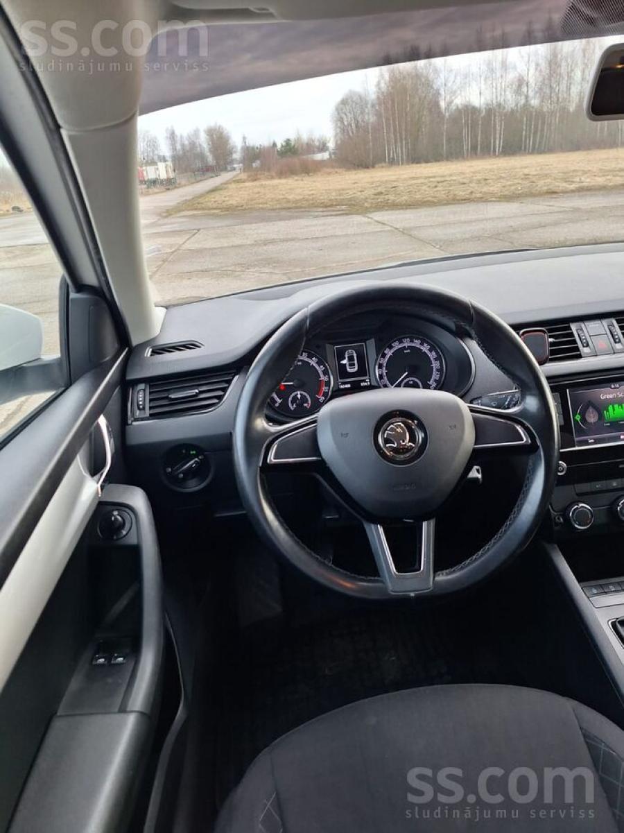 Balts Skoda Octavia 2020 Rīga, ar dzinēja tilpumu 1.60 L un nobraukumu 180 tūkst. km par 8500 €, foto 3 vietnē AUTOMOTO.COM.LV