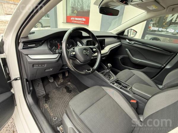 White Skoda Octavia 2021 in Riga, with an engine capacity of 1.50 L and mileage of 198 thousand km for 10900 €, photo 8 on AUTOMOTO.COM.LV