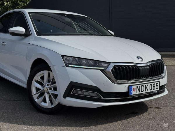 White Skoda Octavia 2021 in Vilnius, with an engine capacity of 1.97 L and mileage of 140 thousand km for 16200 €, photo 1 on AUTOMOTO.COM.LV