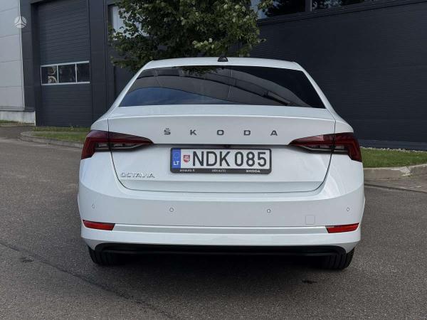 White Skoda Octavia 2021 in Vilnius, with an engine capacity of 1.97 L and mileage of 140 thousand km for 16200 €, photo 6 on AUTOMOTO.COM.LV