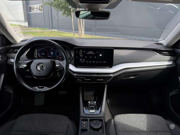 White Skoda Octavia 2021 in Vilnius, with an engine capacity of 1.97 L and mileage of 140 thousand km for 16200 €, photo 8 on AUTOMOTO.COM.LV