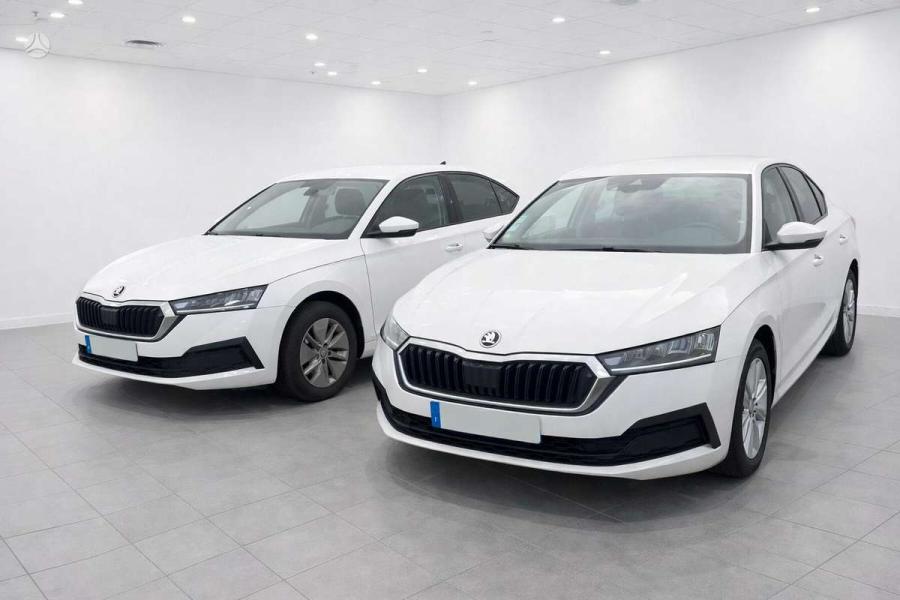 White Skoda Octavia 2022 in Taurage, with an engine capacity of 2.00 L and mileage of 223 thousand km for 12350 €, photo 1 on AUTOMOTO.COM.LV