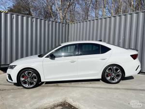 White Skoda Octavia 2022 in Vilnius, with an engine capacity of 2.00 L and mileage of 94 thousand km for 25900 €, photo 8 on AUTOMOTO.COM.LV
