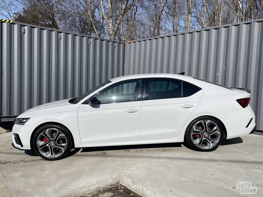 White Skoda Octavia 2022 in Vilnius, with an engine capacity of 2.00 L and mileage of 94 thousand km for 25900 €, photo 8 on AUTOMOTO.COM.LV