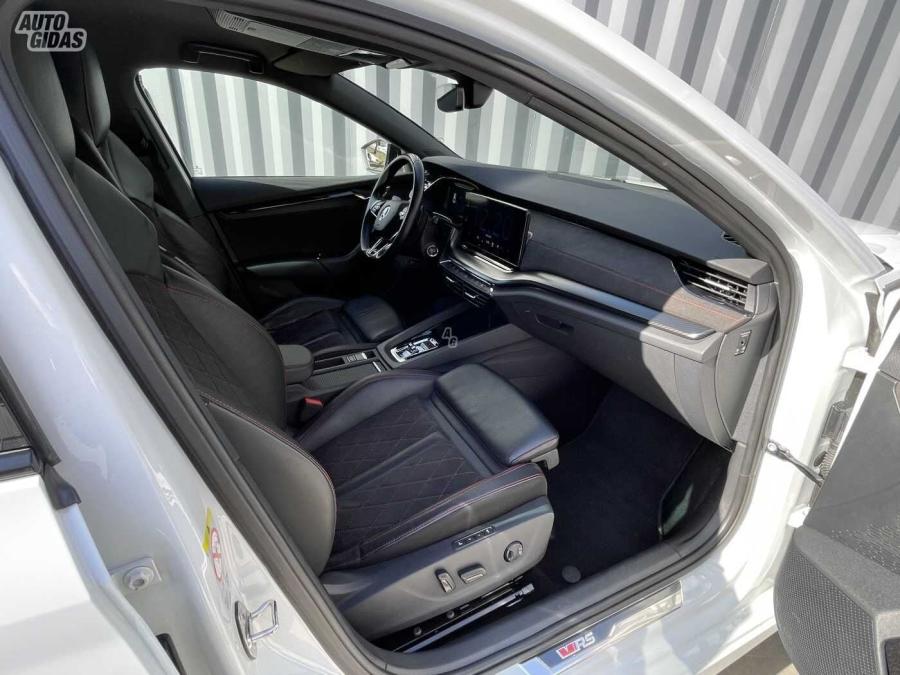 White Skoda Octavia 2022 in Vilnius, with an engine capacity of 2.00 L and mileage of 94 thousand km for 25900 €, photo 13 on AUTOMOTO.COM.LV