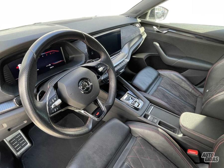 White Skoda Octavia 2022 in Vilnius, with an engine capacity of 2.00 L and mileage of 94 thousand km for 25900 €, photo 16 on AUTOMOTO.COM.LV