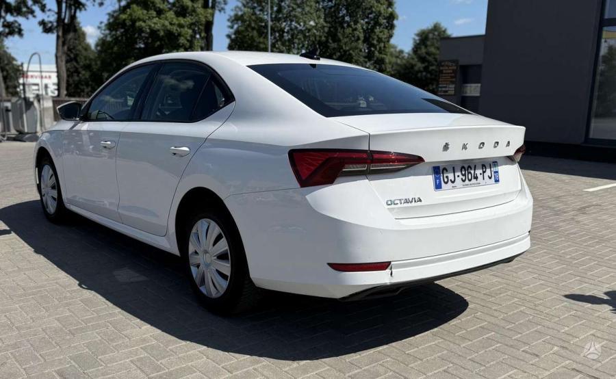 Balts Skoda Octavia 2022 Tauragė, ar dzinēja tilpumu 2.00 L un nobraukumu 247 tūkst. km par 8700 €, foto 5 vietnē AUTOMOTO.COM.LV