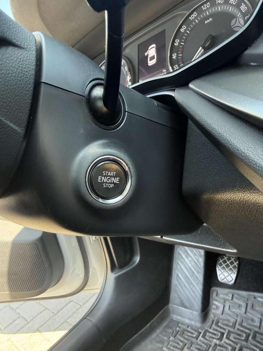 Balts Skoda Octavia 2022 Tauragė, ar dzinēja tilpumu 2.00 L un nobraukumu 247 tūkst. km par 8700 €, foto 22 vietnē AUTOMOTO.COM.LV