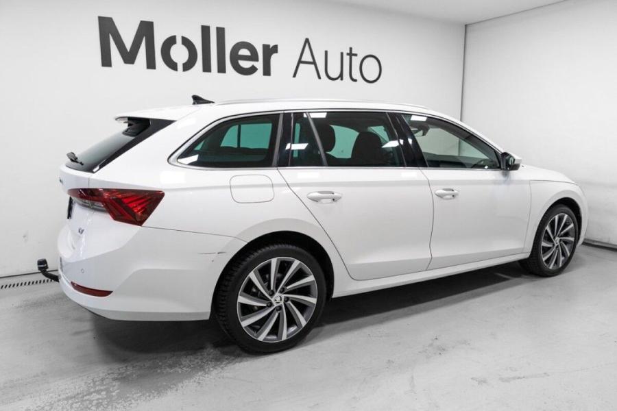 White Skoda Octavia 2022 in Vilnius, with an engine capacity of 1.40 L and mileage of 137 thousand km for 17950 €, photo 5 on AUTOMOTO.COM.LV