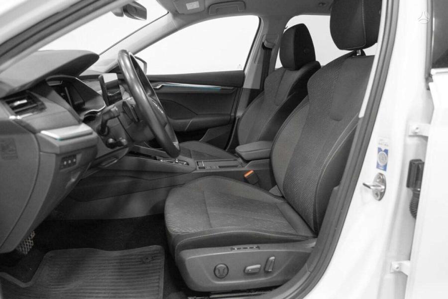 White Skoda Octavia 2022 in Vilnius, with an engine capacity of 1.40 L and mileage of 137 thousand km for 17950 €, photo 6 on AUTOMOTO.COM.LV