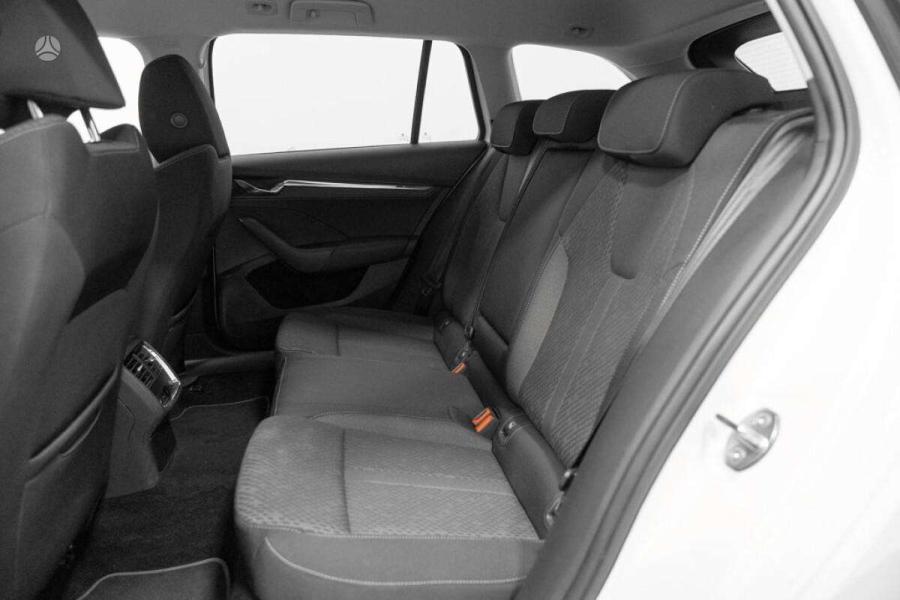 White Skoda Octavia 2022 in Vilnius, with an engine capacity of 1.40 L and mileage of 137 thousand km for 17950 €, photo 7 on AUTOMOTO.COM.LV