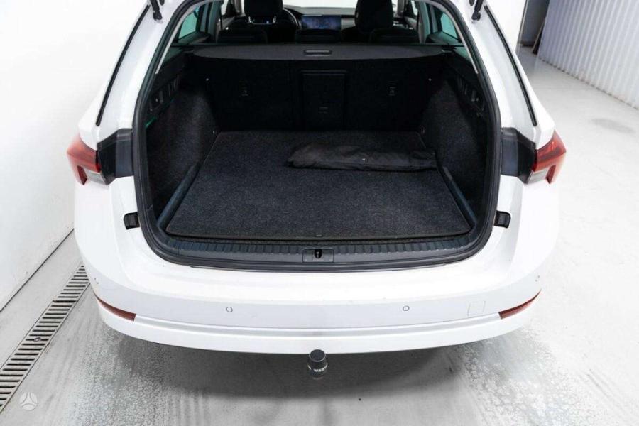 White Skoda Octavia 2022 in Vilnius, with an engine capacity of 1.40 L and mileage of 137 thousand km for 17950 €, photo 26 on AUTOMOTO.COM.LV